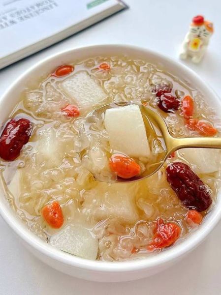 银耳糖水怎么做_银耳糖水要炖多久-第1张图片-山城妙识 银耳糖水怎么做_银耳糖水要炖多久-第1张图片-山城妙识