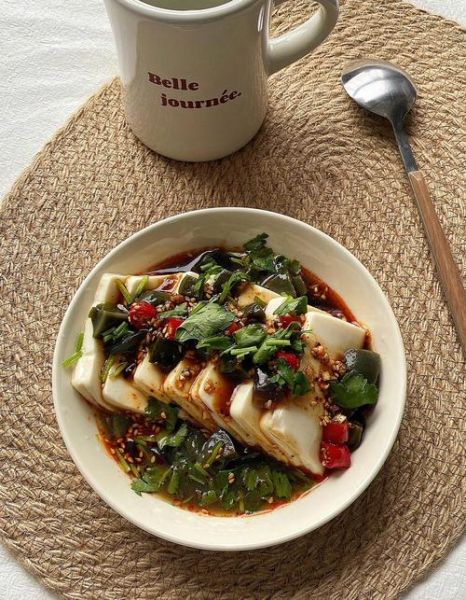 皮蛋拌豆腐的家常做法_皮蛋拌豆腐怎么做好吃-第1张图片-山城妙识 皮蛋拌豆腐的家常做法_皮蛋拌豆腐怎么做好吃-第1张图片-山城妙识