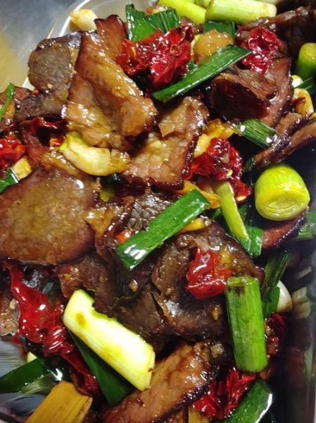 腊牛肉怎么做好吃_腊牛肉的做法最正宗的做法-第1张图片-山城妙识