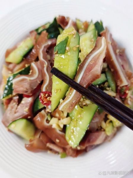 猪耳朵拌黄瓜怎么做_猪耳朵拌黄瓜要不要焯水-第1张图片-山城妙识 猪耳朵拌黄瓜怎么做_猪耳朵拌黄瓜要不要焯水-第1张图片-山城妙识