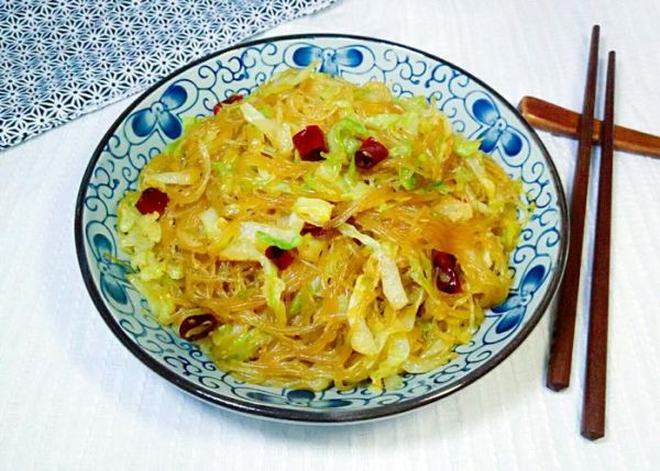 圆白菜炒粉条怎么做_圆白菜炒粉条的家常做法-第1张图片-山城妙识 圆白菜炒粉条怎么做_圆白菜炒粉条的家常做法-第1张图片-山城妙识