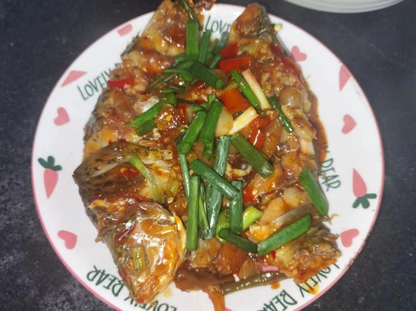 红烧鲫鱼怎么做才入味_家常红烧鲫鱼做法窍门-第3张图片-山城妙识 红烧鲫鱼怎么做才入味_家常红烧鲫鱼做法窍门-第3张图片-山城妙识