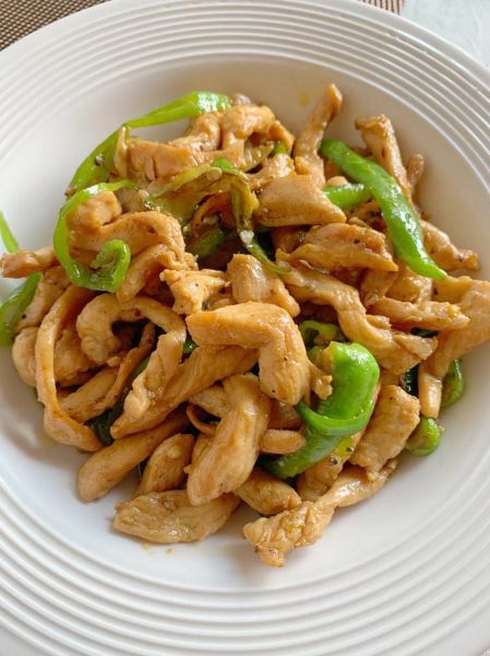 鸡胸肉炒青椒怎么做_鸡胸肉炒青椒热量高吗-第1张图片-山城妙识 鸡胸肉炒青椒怎么做_鸡胸肉炒青椒热量高吗-第1张图片-山城妙识