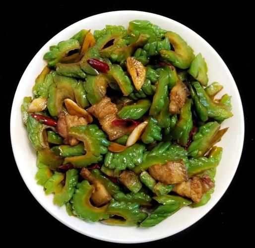 苦瓜炒肉片怎么做_苦瓜炒肉片要不要焯水-第2张图片-山城妙识