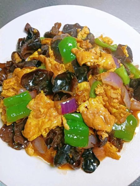 芹菜洋葱木耳怎么炒好吃_芹菜洋葱木耳的做法窍门-第1张图片-山城妙识 芹菜洋葱木耳怎么炒好吃_芹菜洋葱木耳的做法窍门-第1张图片-山城妙识