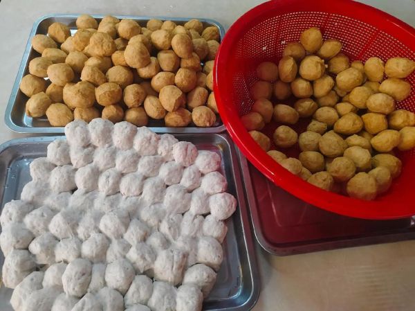 鲮鱼丸怎么做好吃_正宗鲮鱼丸做法-第3张图片-山城妙识