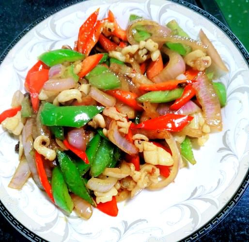 鱿鱼炒辣椒怎么做_鱿鱼炒辣椒家常做法-第1张图片-山城妙识 鱿鱼炒辣椒怎么做_鱿鱼炒辣椒家常做法-第1张图片-山城妙识