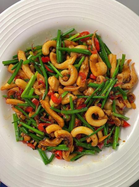 鱿鱼炒辣椒怎么做_鱿鱼炒辣椒家常做法-第2张图片-山城妙识 鱿鱼炒辣椒怎么做_鱿鱼炒辣椒家常做法-第2张图片-山城妙识