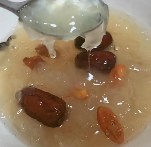 红枣银耳羹怎么做_银耳羹要炖多久才出胶-第2张图片-山城妙识 红枣银耳羹怎么做_银耳羹要炖多久才出胶-第2张图片-山城妙识