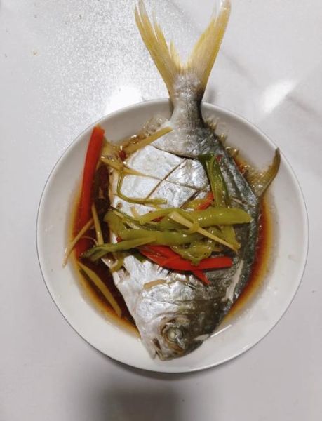 金鲳鱼怎么做好吃_清蒸金鲳鱼的做法步骤-第2张图片-山城妙识