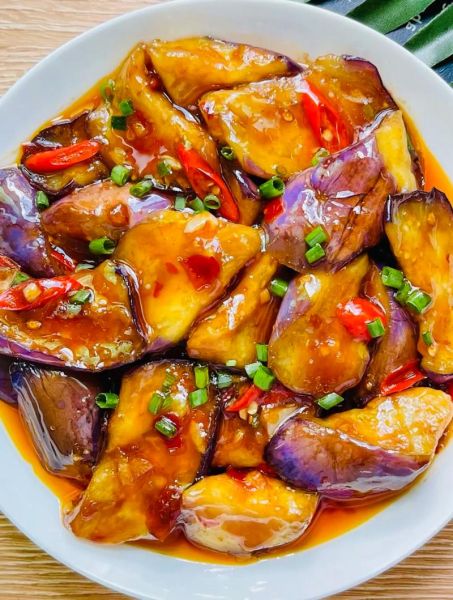 家常红烧茄子怎么做_茄子不吸油的小妙招-第2张图片-山城妙识 家常红烧茄子怎么做_茄子不吸油的小妙招-第2张图片-山城妙识