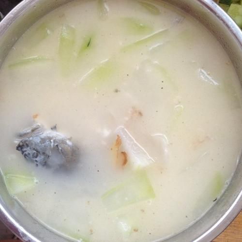 鱼头冬瓜汤怎么做_冬瓜鱼头汤去腥技巧-第2张图片-山城妙识