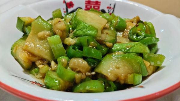 绿茄子最简单的做法_绿茄子怎么炒好吃-第1张图片-山城妙识 绿茄子最简单的做法_绿茄子怎么炒好吃-第1张图片-山城妙识