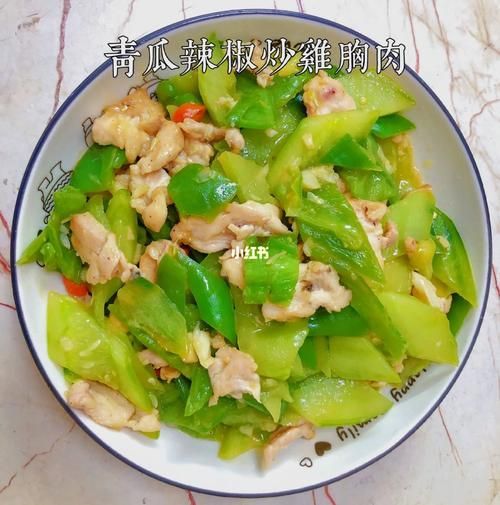青椒炒黄瓜怎么做_青椒炒黄瓜的家常做法-第1张图片-山城妙识