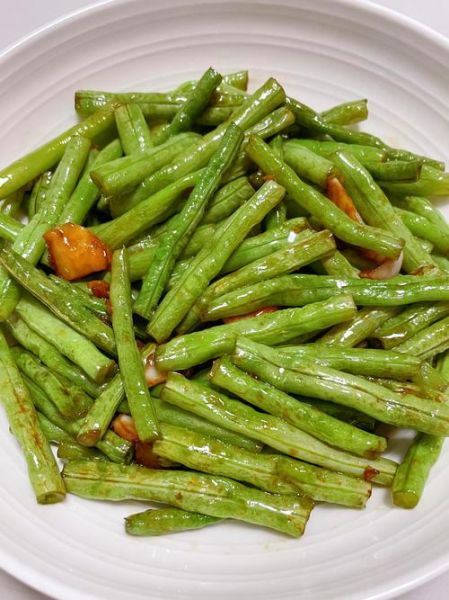 炒长豆角的家常做法_长豆角怎么炒才脆嫩入味-第1张图片-山城妙识