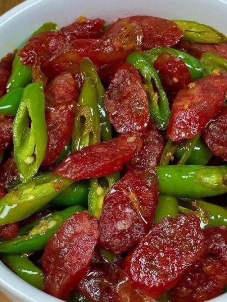 辣椒炒香肠怎么炒好吃_辣椒炒香肠的家常做法-第3张图片-山城妙识 辣椒炒香肠怎么炒好吃_辣椒炒香肠的家常做法-第3张图片-山城妙识