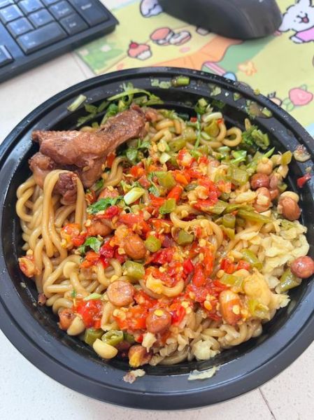 鸡肉拌米粉怎么做_鸡肉米粉酱汁怎么调-第1张图片-山城妙识