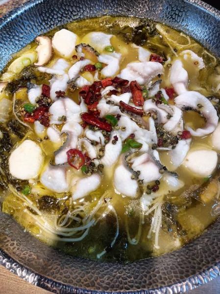 酸菜钳鱼怎么做才好吃_酸菜钳鱼的做法大全-第1张图片-山城妙识