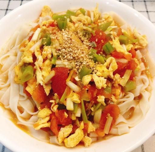 西红柿鸡蛋打卤面怎么做_家常做法步骤详解-第1张图片-山城妙识