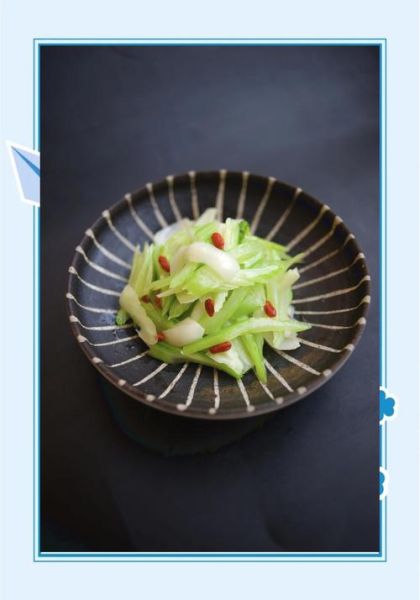 清炒西芹怎么炒才脆_清炒西芹要不要焯水-第3张图片-山城妙识 清炒西芹怎么炒才脆_清炒西芹要不要焯水-第3张图片-山城妙识