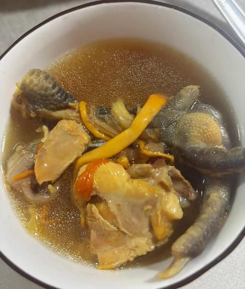 鸡枞菌炖鸡汤怎么做_鸡枞菌炖鸡汤需要焯水吗-第3张图片-山城妙识 鸡枞菌炖鸡汤怎么做_鸡枞菌炖鸡汤需要焯水吗-第3张图片-山城妙识