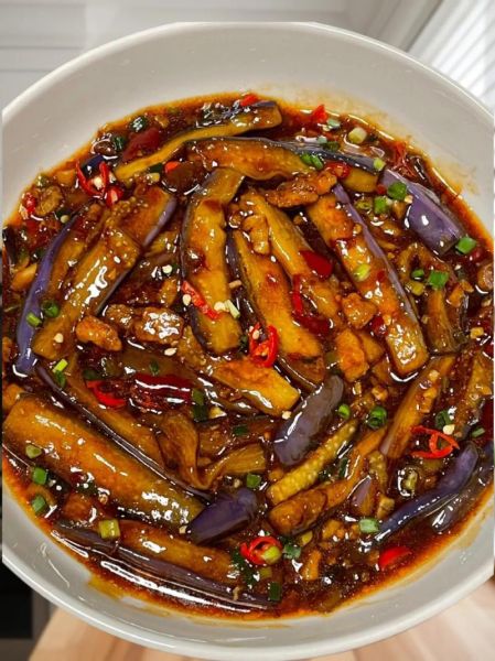 茄子怎么炒好吃_家常茄子做法视频-第1张图片-山城妙识