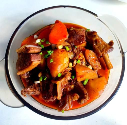 鸭子炖土豆怎么做好吃_鸭子炖土豆的家常做法-第1张图片-山城妙识