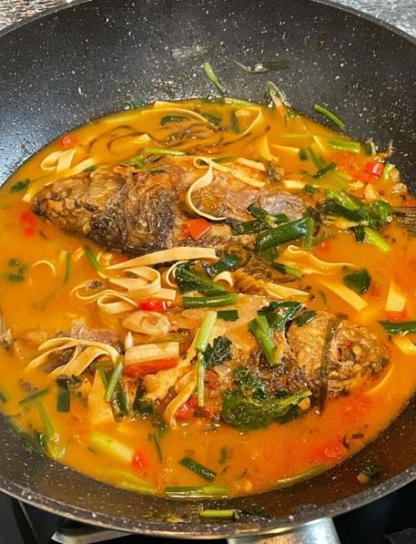 东北酱焖鲫鱼怎么做_酱焖鲫鱼用啥酱最香-第1张图片-山城妙识