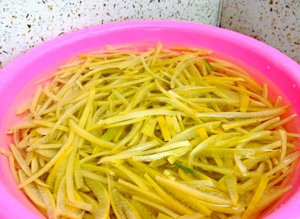 柚子皮糖怎么做_柚子皮糖苦不苦-第1张图片-山城妙识 柚子皮糖怎么做_柚子皮糖苦不苦-第1张图片-山城妙识