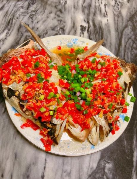 剁椒鱼头怎么做好吃_家常炖剁椒鱼头做法-第1张图片-山城妙识 剁椒鱼头怎么做好吃_家常炖剁椒鱼头做法-第1张图片-山城妙识