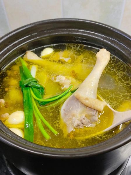 炖鸡汤的正确步骤_怎样炖鸡汤不腥-第2张图片-山城妙识 炖鸡汤的正确步骤_怎样炖鸡汤不腥-第2张图片-山城妙识