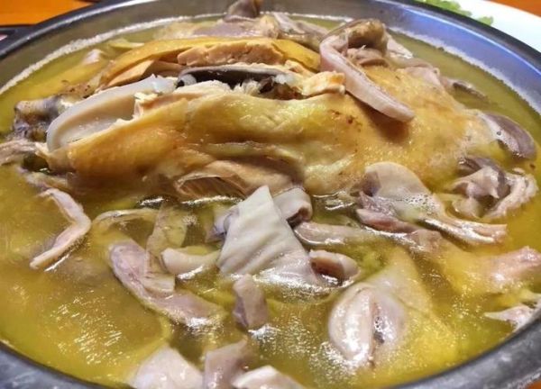 广东胡椒猪肚鸡的做法_猪肚鸡用白胡椒还是黑胡椒-第3张图片-山城妙识 广东胡椒猪肚鸡的做法_猪肚鸡用白胡椒还是黑胡椒-第3张图片-山城妙识