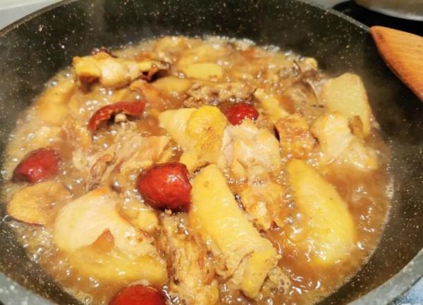 坐月子吃麻油鸡有什么好处_麻油鸡对产妇恢复作用-第2张图片-山城妙识 坐月子吃麻油鸡有什么好处_麻油鸡对产妇恢复作用-第2张图片-山城妙识