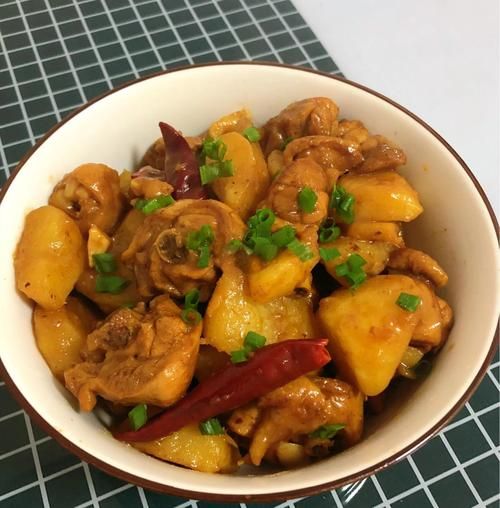 鸡腿炖土豆怎么做_鸡腿炖土豆用焯水吗-第1张图片-山城妙识 鸡腿炖土豆怎么做_鸡腿炖土豆用焯水吗-第1张图片-山城妙识