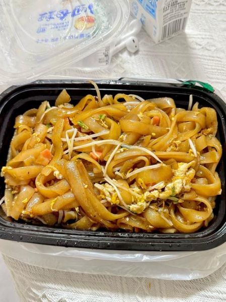 鸡蛋炒河粉怎么做_鸡蛋炒河粉需要哪些配料-第1张图片-山城妙识 鸡蛋炒河粉怎么做_鸡蛋炒河粉需要哪些配料-第1张图片-山城妙识