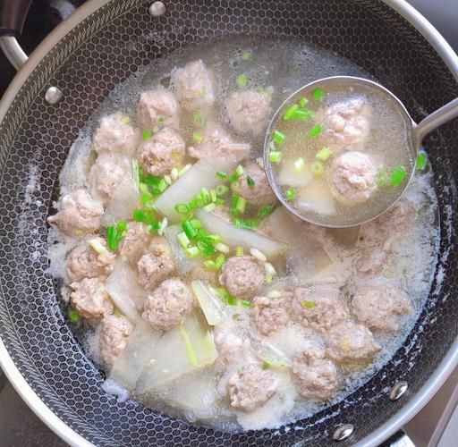 丸子烧冬瓜怎么做_冬瓜丸子汤的家常做法-第2张图片-山城妙识 丸子烧冬瓜怎么做_冬瓜丸子汤的家常做法-第2张图片-山城妙识