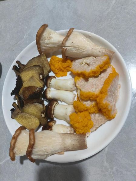 杂菌汤怎么变成奶白色_奶白杂菌汤的做法-第1张图片-山城妙识 杂菌汤怎么变成奶白色_奶白杂菌汤的做法-第1张图片-山城妙识