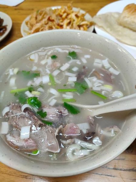 羊肉汤的做法家常做法视频_羊肉汤怎么炖才不膻-第1张图片-山城妙识