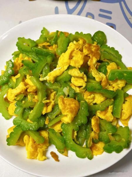 鸡蛋炒苦瓜怎么做不苦_苦瓜炒鸡蛋要不要焯水-第2张图片-山城妙识 鸡蛋炒苦瓜怎么做不苦_苦瓜炒鸡蛋要不要焯水-第2张图片-山城妙识