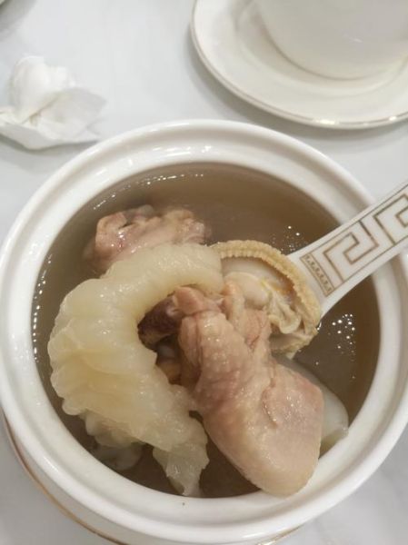 鲈鱼花胶汤的做法_花胶炖鲈鱼有什么功效-第1张图片-山城妙识