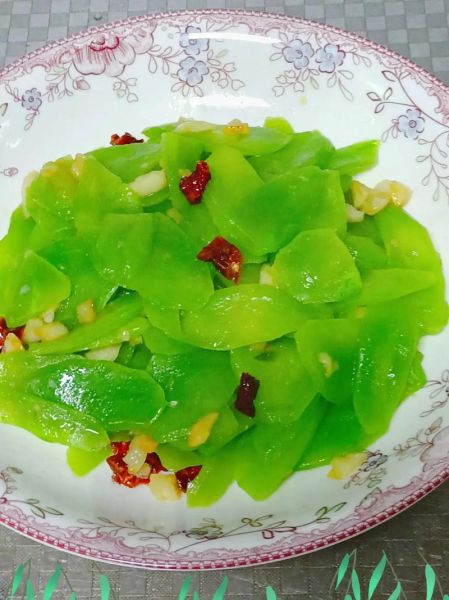 青笋怎么炒好吃_青笋的做法大全家常炒菜-第1张图片-山城妙识 青笋怎么炒好吃_青笋的做法大全家常炒菜-第1张图片-山城妙识