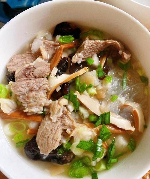 家常羊肉泡馍怎么做_正宗泡馍做法窍门-第1张图片-山城妙识 家常羊肉泡馍怎么做_正宗泡馍做法窍门-第1张图片-山城妙识