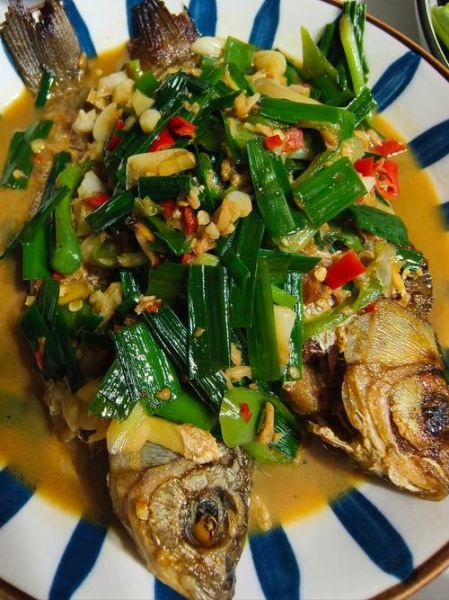 钓的小鲫鱼怎么做好吃_小鲫鱼的家常做法-第1张图片-山城妙识 钓的小鲫鱼怎么做好吃_小鲫鱼的家常做法-第1张图片-山城妙识