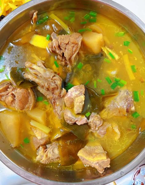 酸萝卜老鸭汤可以加什么配菜_老鸭汤配菜推荐-第1张图片-山城妙识 酸萝卜老鸭汤可以加什么配菜_老鸭汤配菜推荐-第1张图片-山城妙识