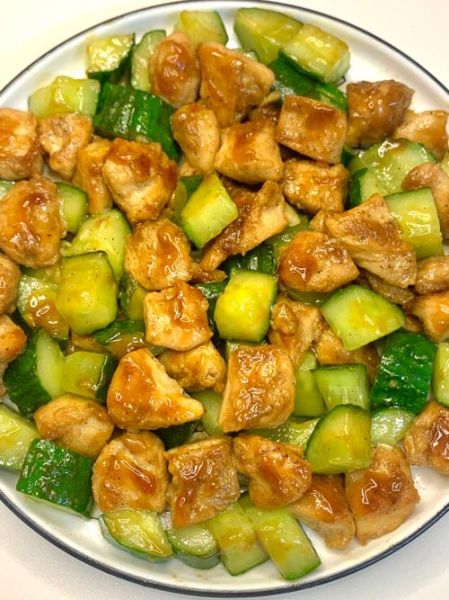 鸡胸肉适合和什么菜炒_鸡胸肉炒什么菜最好吃-第2张图片-山城妙识 鸡胸肉适合和什么菜炒_鸡胸肉炒什么菜最好吃-第2张图片-山城妙识