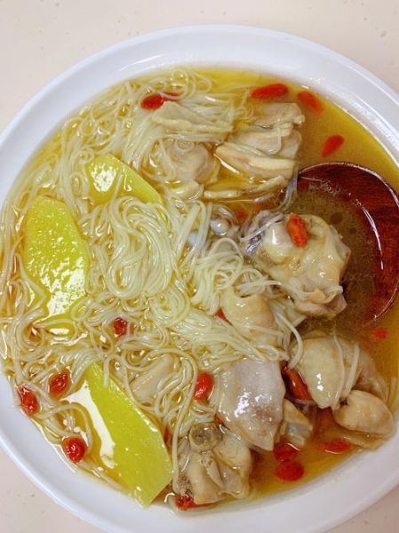 鸡汤煮面条放什么菜好吃_哪些蔬菜最搭-第1张图片-山城妙识