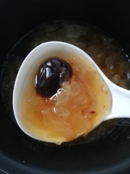 银耳莲子红枣汤怎么熬_银耳莲子红枣汤熬多久-第2张图片-山城妙识 银耳莲子红枣汤怎么熬_银耳莲子红枣汤熬多久-第2张图片-山城妙识