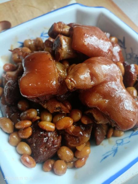 黄豆焖猪蹄怎么做_黄豆焖猪蹄的家常做法-第1张图片-山城妙识 黄豆焖猪蹄怎么做_黄豆焖猪蹄的家常做法-第1张图片-山城妙识