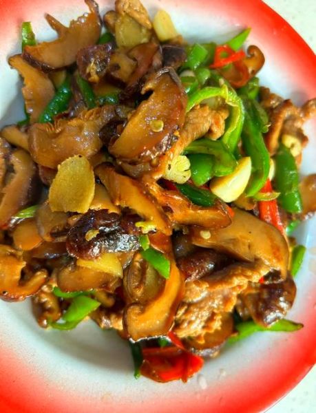 香菇炒肉丝怎么做_香菇炒肉丝用干香菇还是鲜香菇-第1张图片-山城妙识 香菇炒肉丝怎么做_香菇炒肉丝用干香菇还是鲜香菇-第1张图片-山城妙识