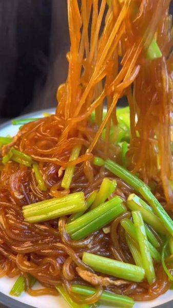 芹菜炒粉怎么做_芹菜炒粉的家常做法-第3张图片-山城妙识 芹菜炒粉怎么做_芹菜炒粉的家常做法-第3张图片-山城妙识